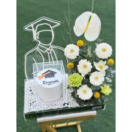 807| Acrylic Graduation stand